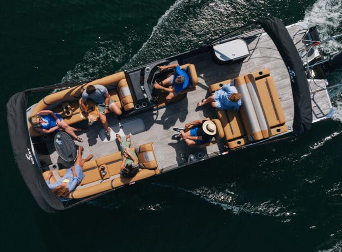 2025 Crest Classic 240 SLSC Review | Boating World