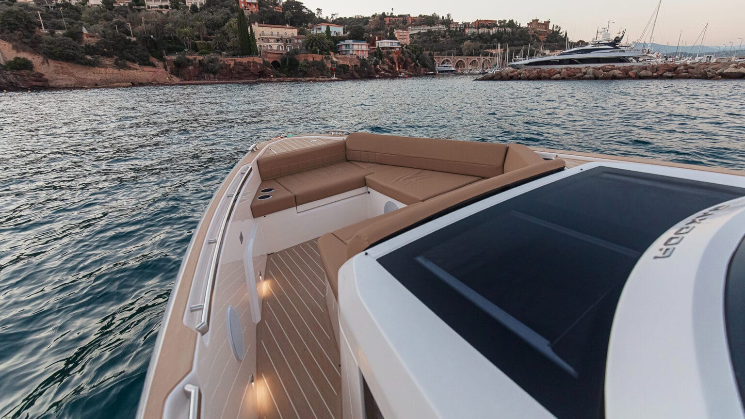 2026 Saxdor 400 GTS: Reshaping the Concept of Open-Air Boating ...